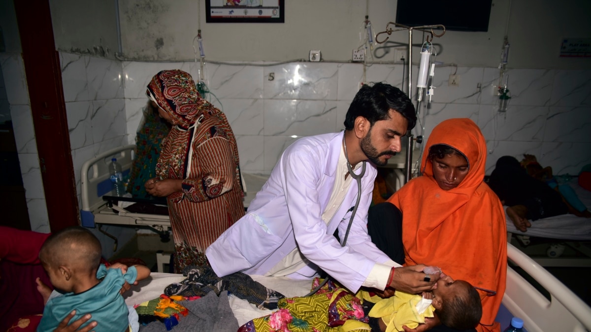 UN Warns Deadly Diseases Spreading Fast in Flood-Ravaged Pakistan