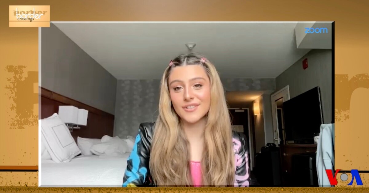 Border Crossings: Casey Baer