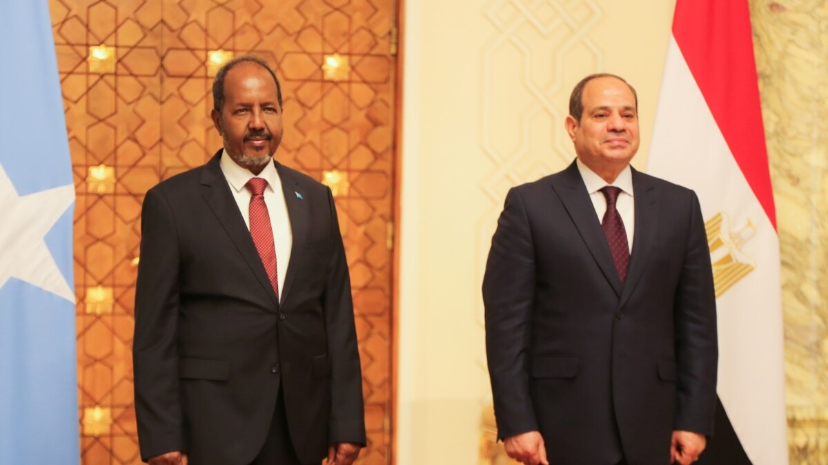 Madaxweyne Sisi oo martiqaad u fidiyey madaxweyne Xasan