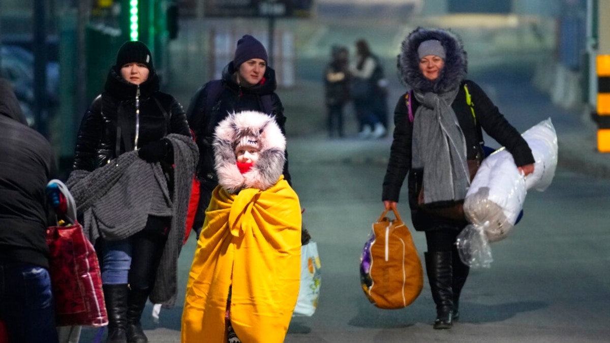 AP Interview: Refugee Head Sees Lesson in Ukraine Crisis