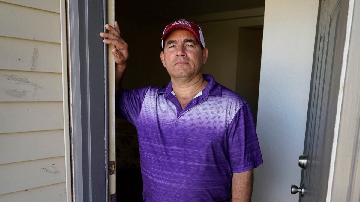 Cubans Fleeing to US in Large Numbers
