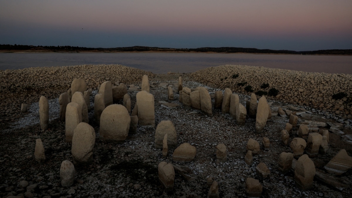 Low Water Levels Uncover Many Hidden Objects