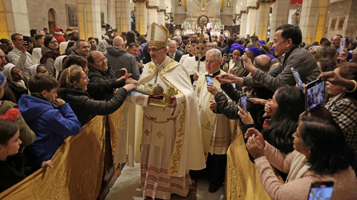 Christian Pilgrims Celebrate Christmas in Bethlehem