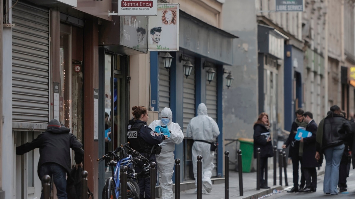 3 Moun Mouri nan yon Fiziyad nan Paris