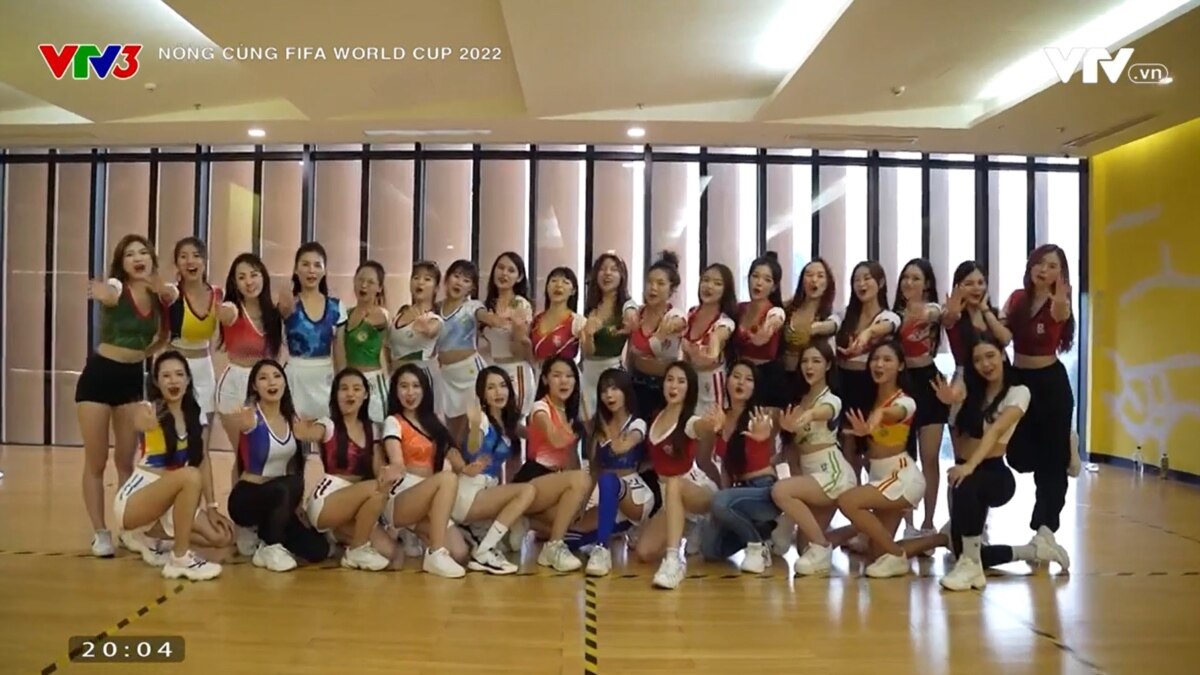 Nóng cùng World Cup của VTV bị chỉ trích vì ‘dùng’ gái đẹp làm ‘vật ...