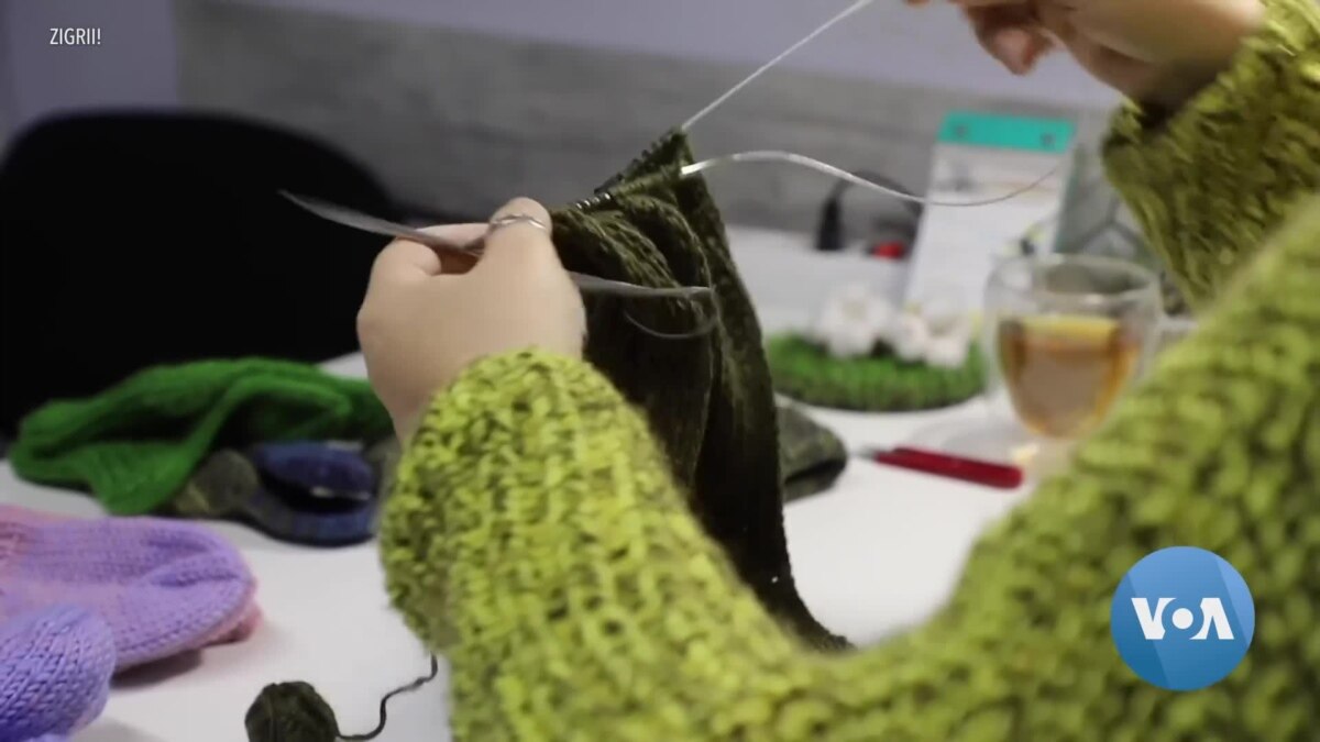 Volunteer Movement Knits Warm Clothes for Ukrainian Soldiers