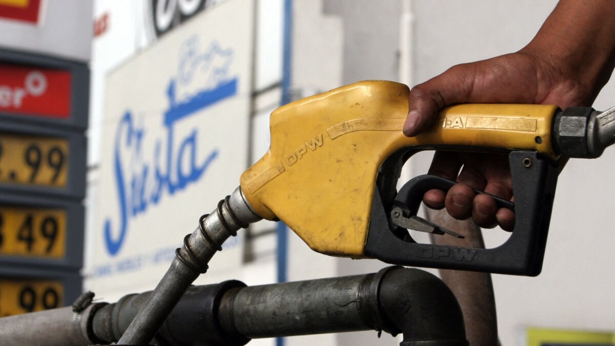 El alto precio de los combustibles afecta la economía en El Salvador