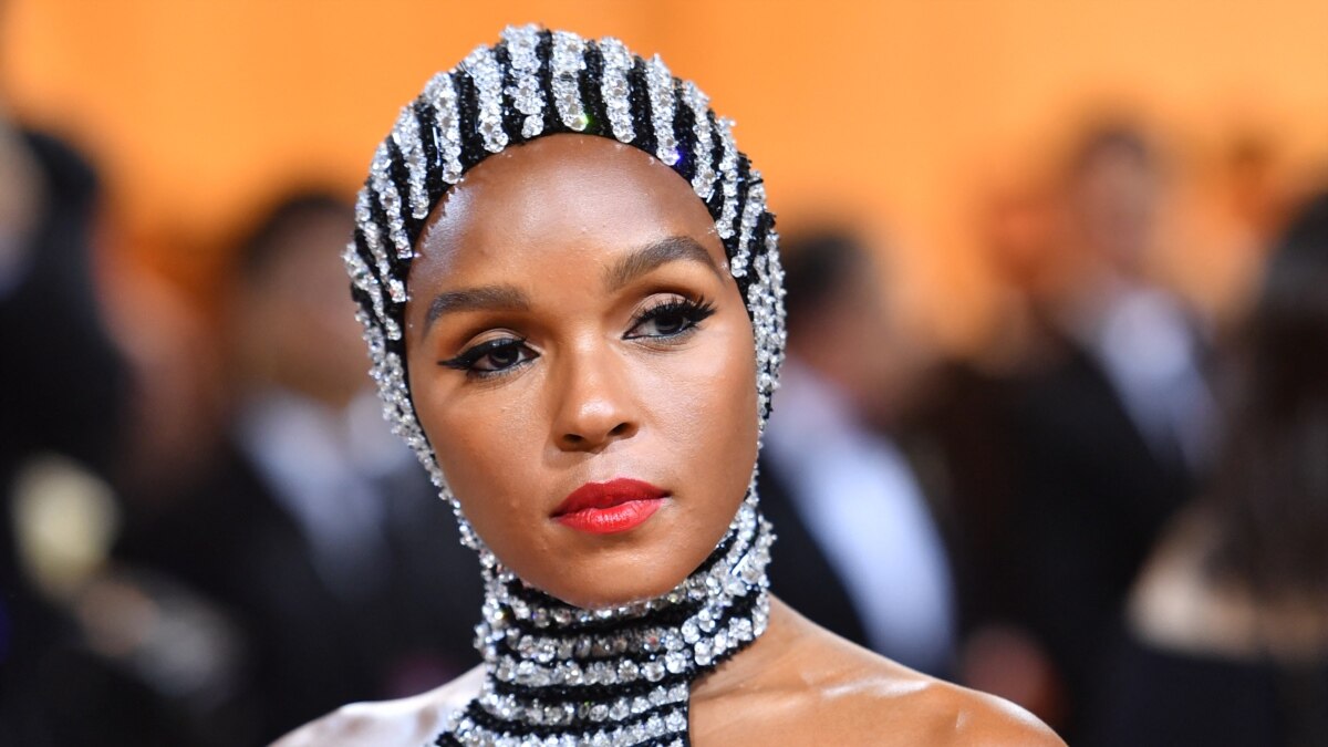 New York Ready For Its Big Fashion Show And Stars At The Met Museum new-york-ready-for-its-big-fashion-show-and-stars-at-the-met-museum
