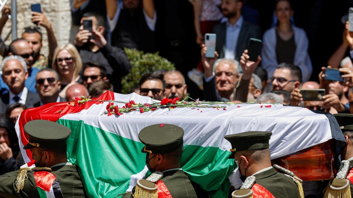 Israeli Police Beat Mourners at Funeral of Slain Palestinian Journalist