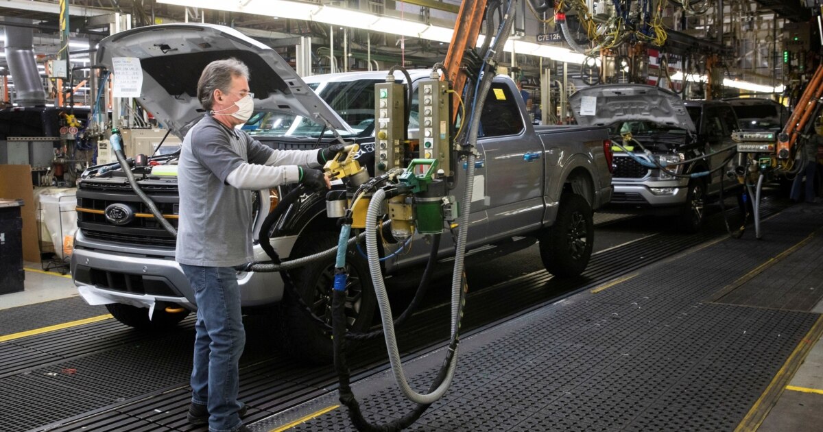 US Automakers Reinstate Mask Mandate at Some Michigan Facilities