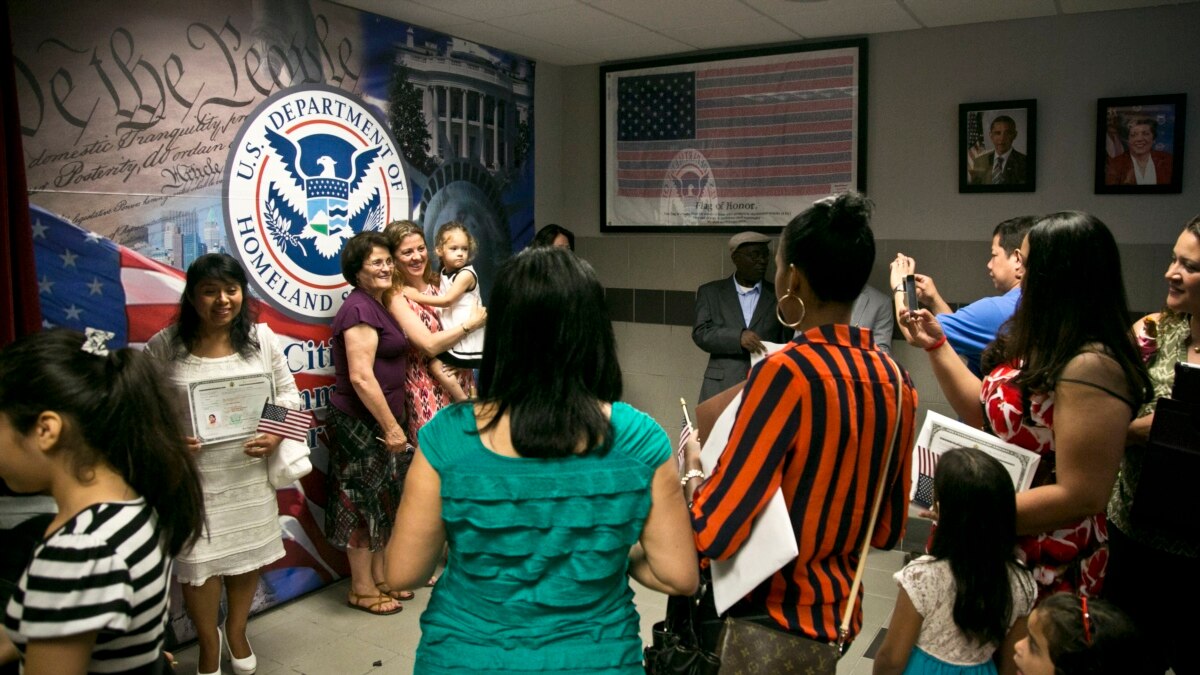 USCIS da a conocer nuevas acciones para atender casos