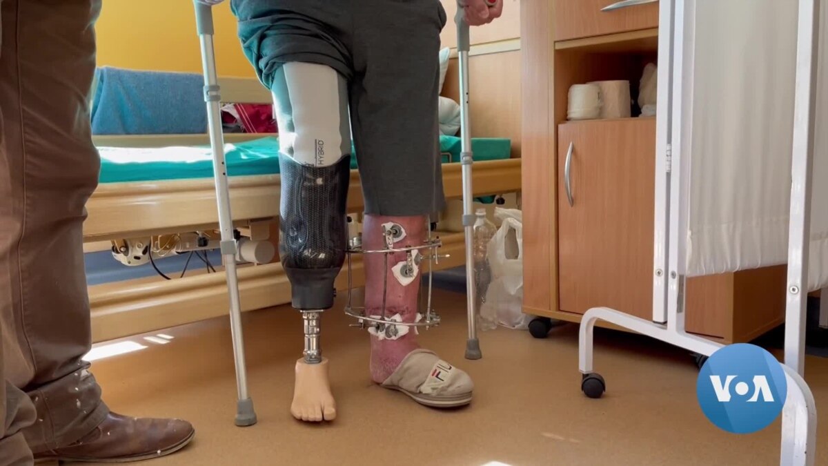 US Prosthetists Helping Ukrainians Who Lost Limbs in War