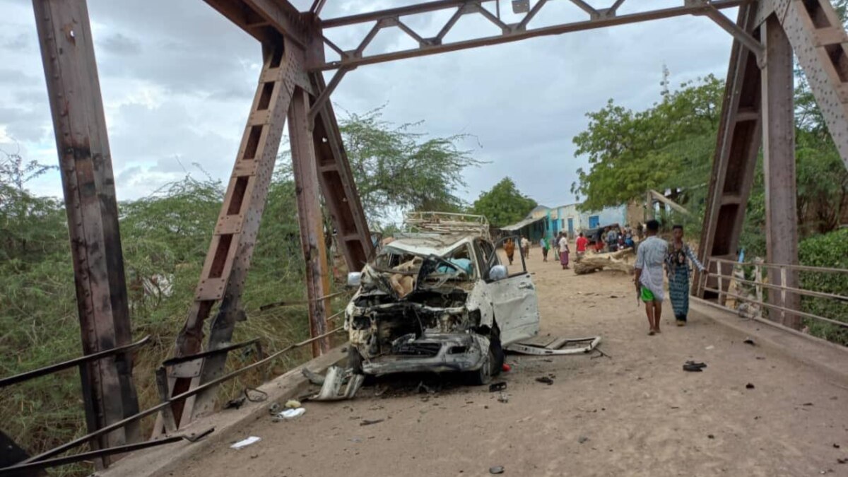 Qaraxyo ay ku dhinteen shacab iyo mas'uuliyiin oo ka dhacay Buulo-Burde ...