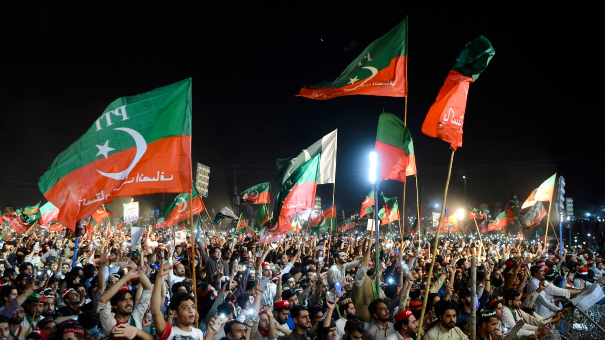 Khan’s Party Rejects Claims by Pakistan Army He Sought Help to End ...