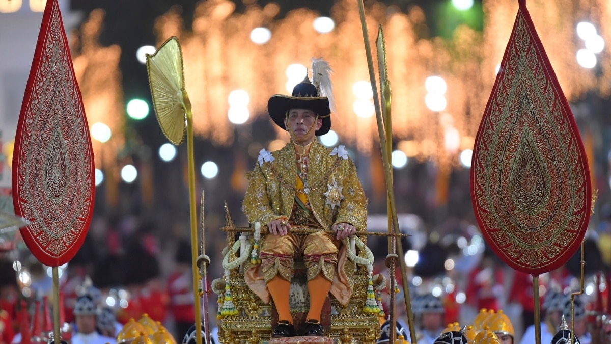 Sinh viên Thái Lan tẩy chay lễ phát bằng do Vua Rama X chủ trì