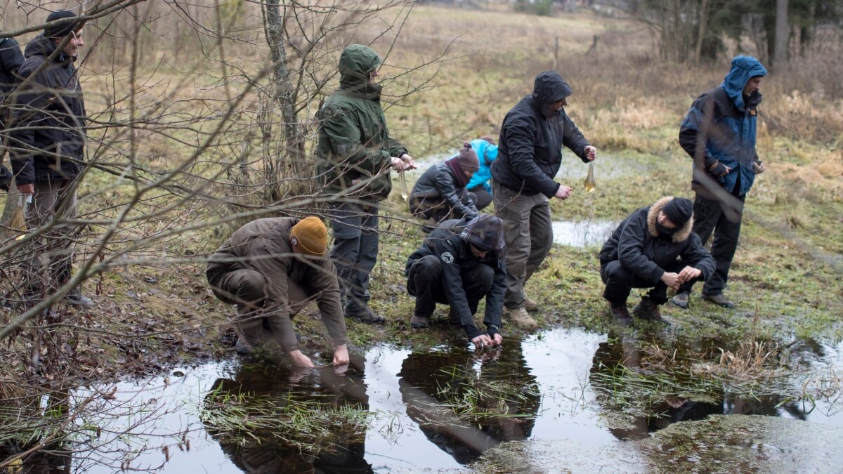 Lithuanian Civilians, Fearing Russian Attack, Prepare for the Worst