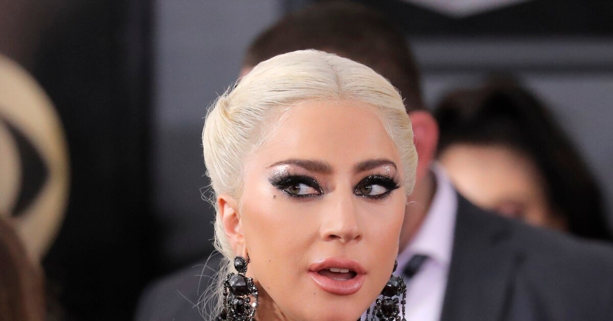 Lady Gaga tẩy chay danh ca R.Kelly