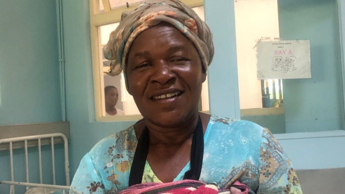 Kusizwa Abantwana Abazalwa Bedabuke Indebe