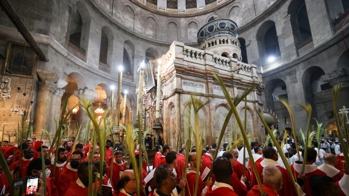 Jerusalem's Holy Sepulchre 'Resurrected' for Palm Sunday Mass as ...