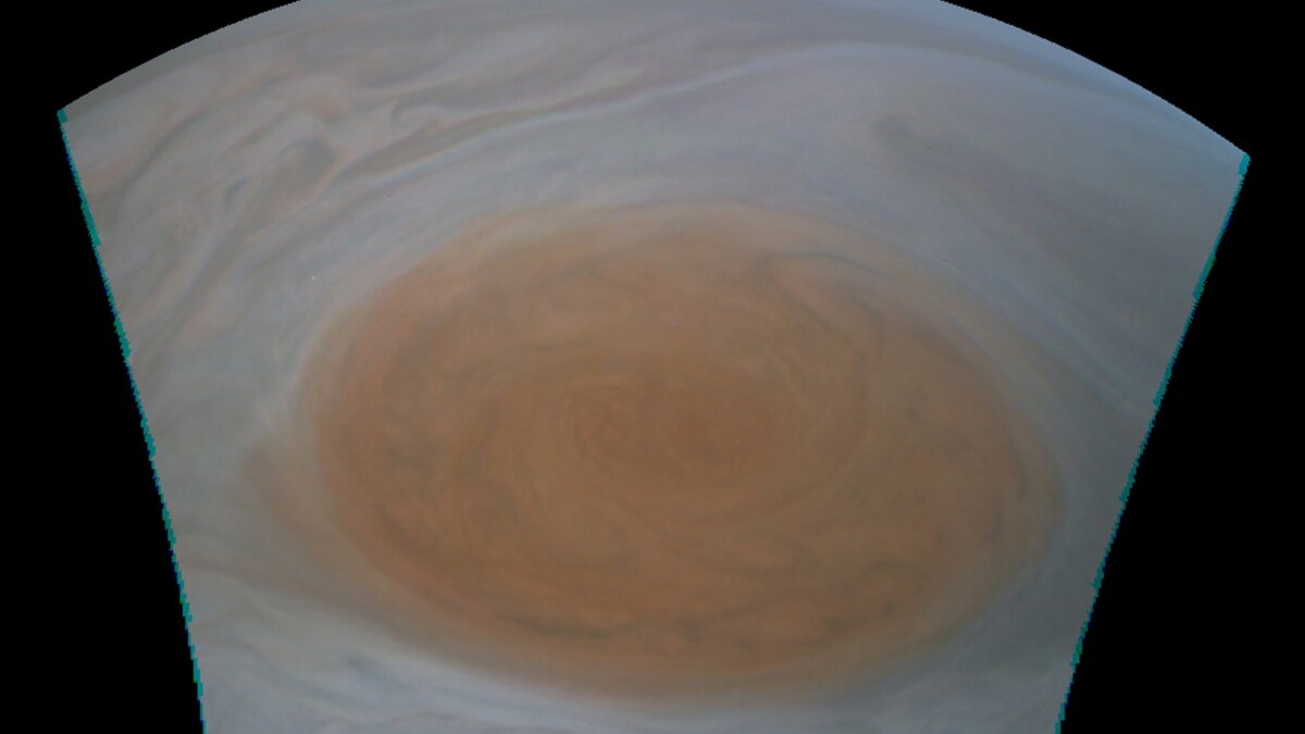 Spacecraft Reveals Beauty of Solar System's Biggest Storm