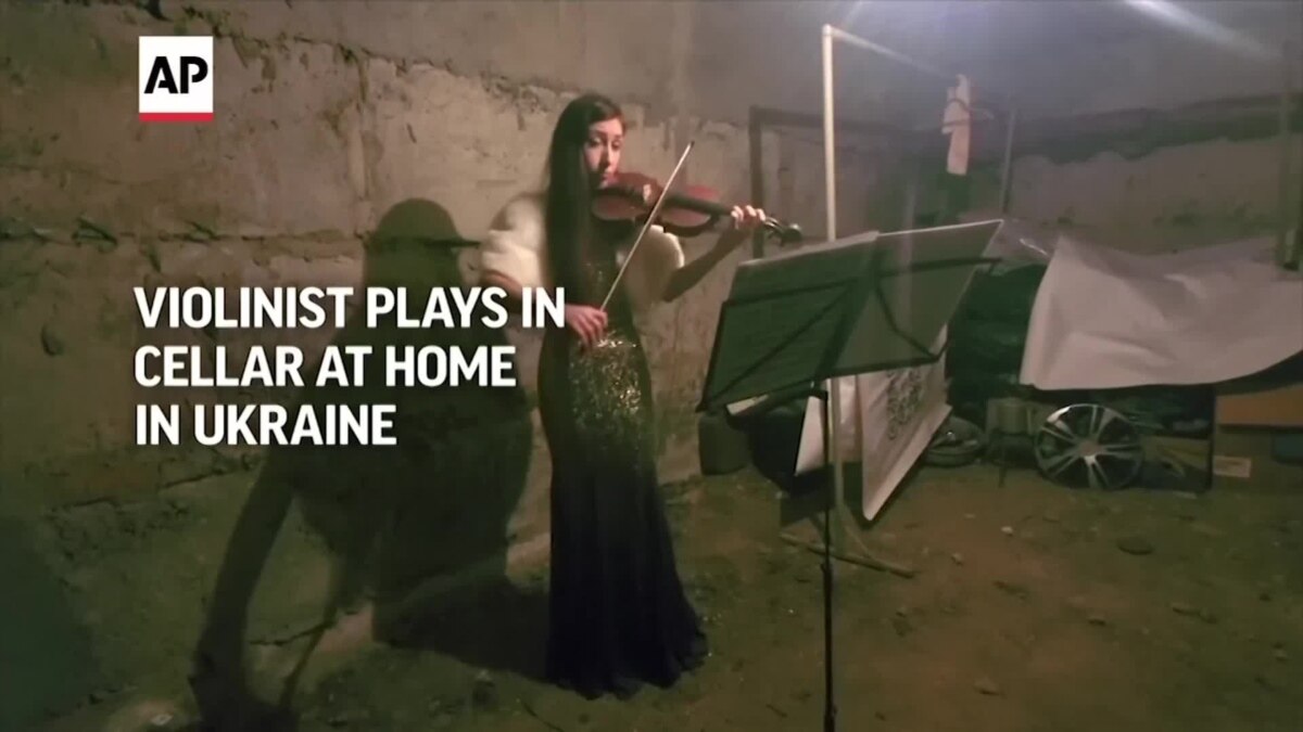 Ukraine's cellar violinist, Vera Lytovchenko.