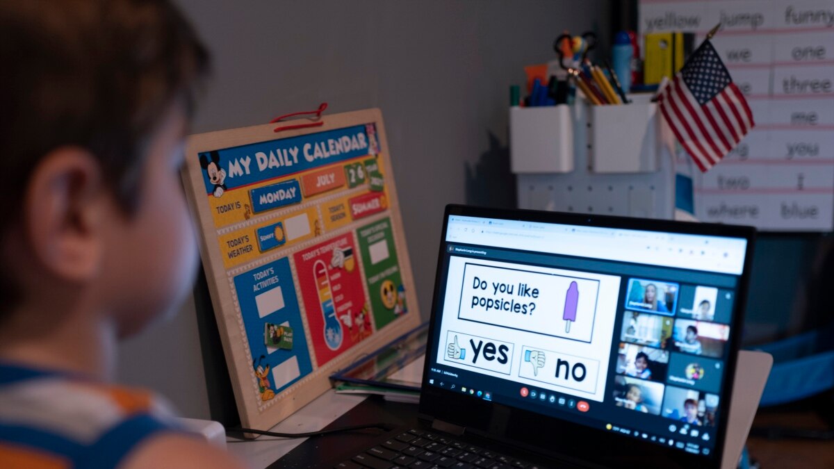 Pandemia pone en evidencia lucha contra la "pobreza digital": catedrático