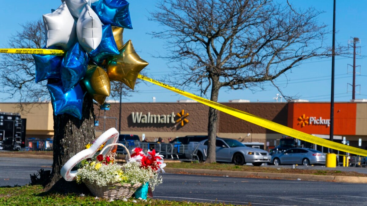 Worker Aghast as 'Bodies Drop' in Attack at Virginia Walmart