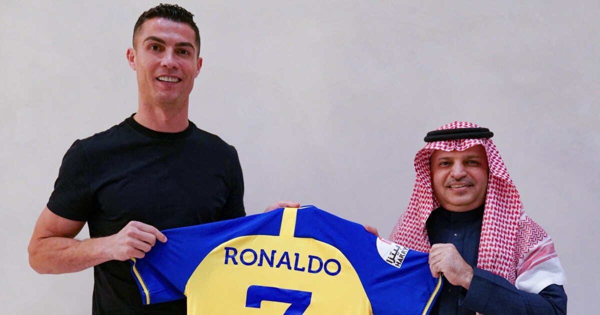 Ronaldo Dons New Colors
