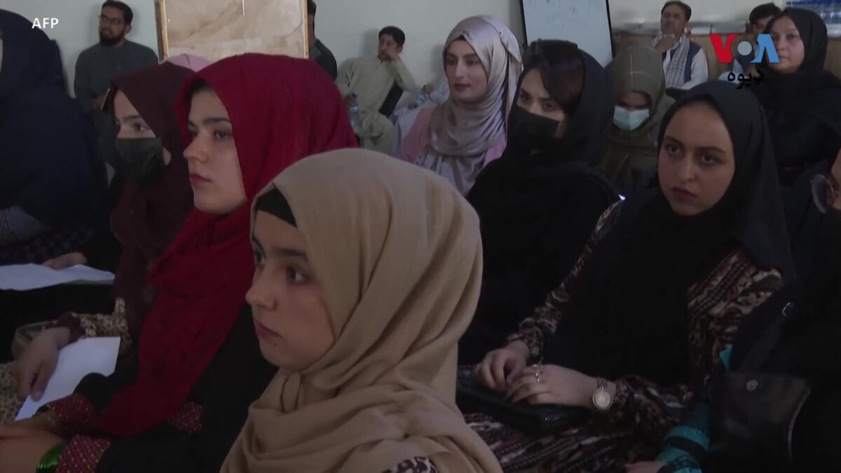 کال ۲۰۲۲م کې طالبانو افغان نجونه او مېرمنې د خپلو بنیادي حقونو محرومه