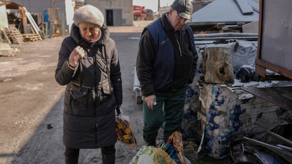 More Than 15,000 People Missing in War in Ukraine, Official Says