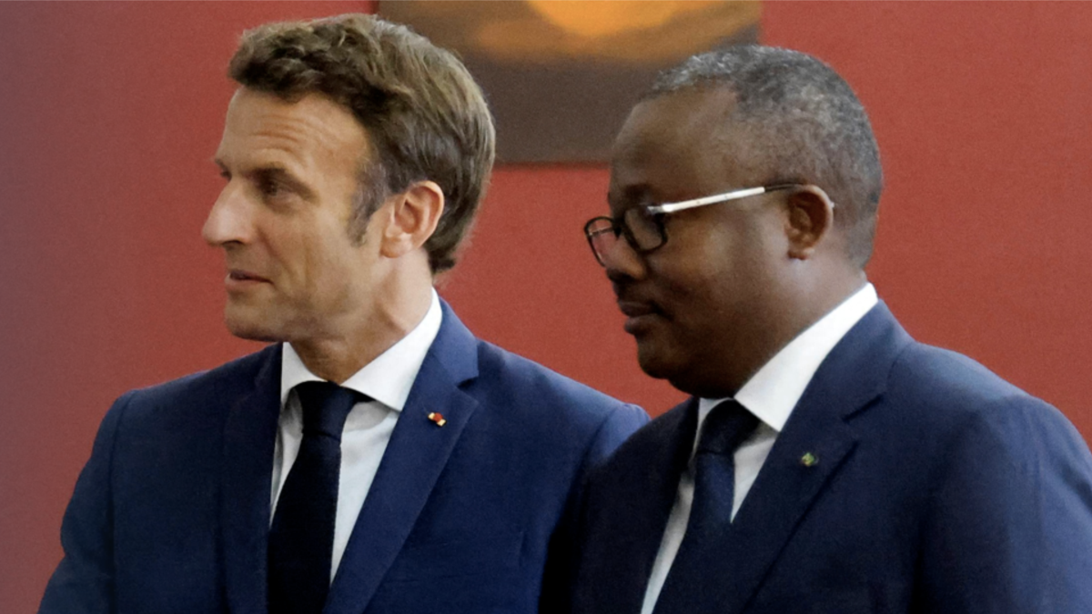 Le président français boucle sa tournée africaine par Bissau