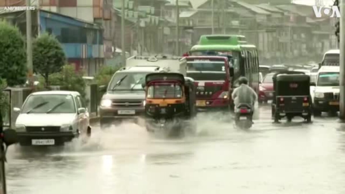 Heavy Rain Causes Flooding Across India