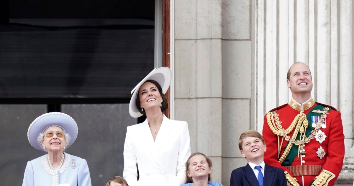 Rèn Elizabeth II Pral Vag sou Festivite Vandredi yo Akoz yon 'Malèz'