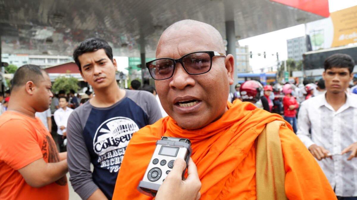 Siem Reap Court Investigating Activist Monk Luon Sovath for Rape