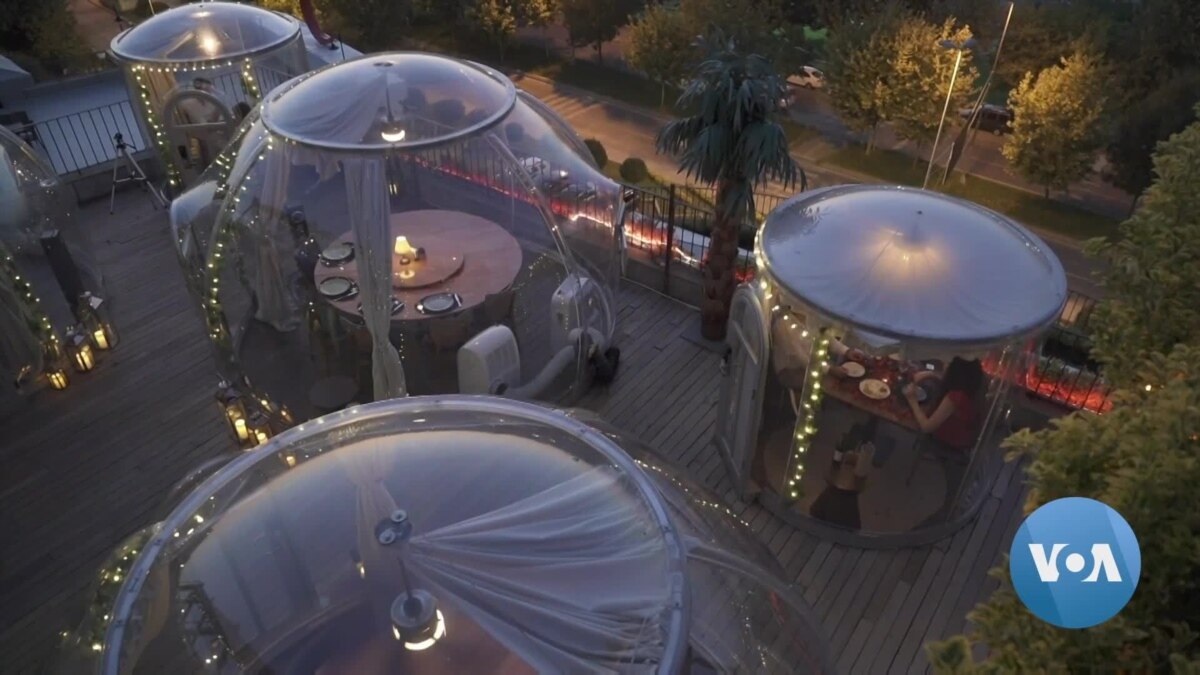 Istanbul Restaurant Offers Private 'Pods' for COVID-Wary Diners