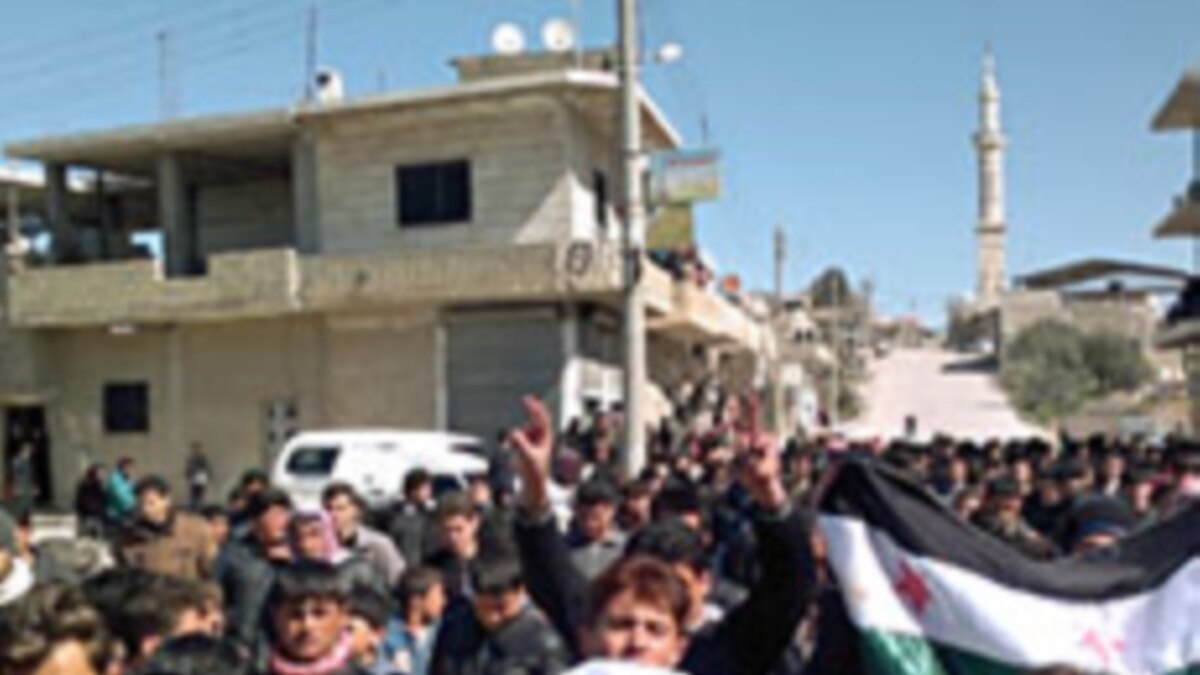 Syria Aid Effort Widens as Government Attacks Continue