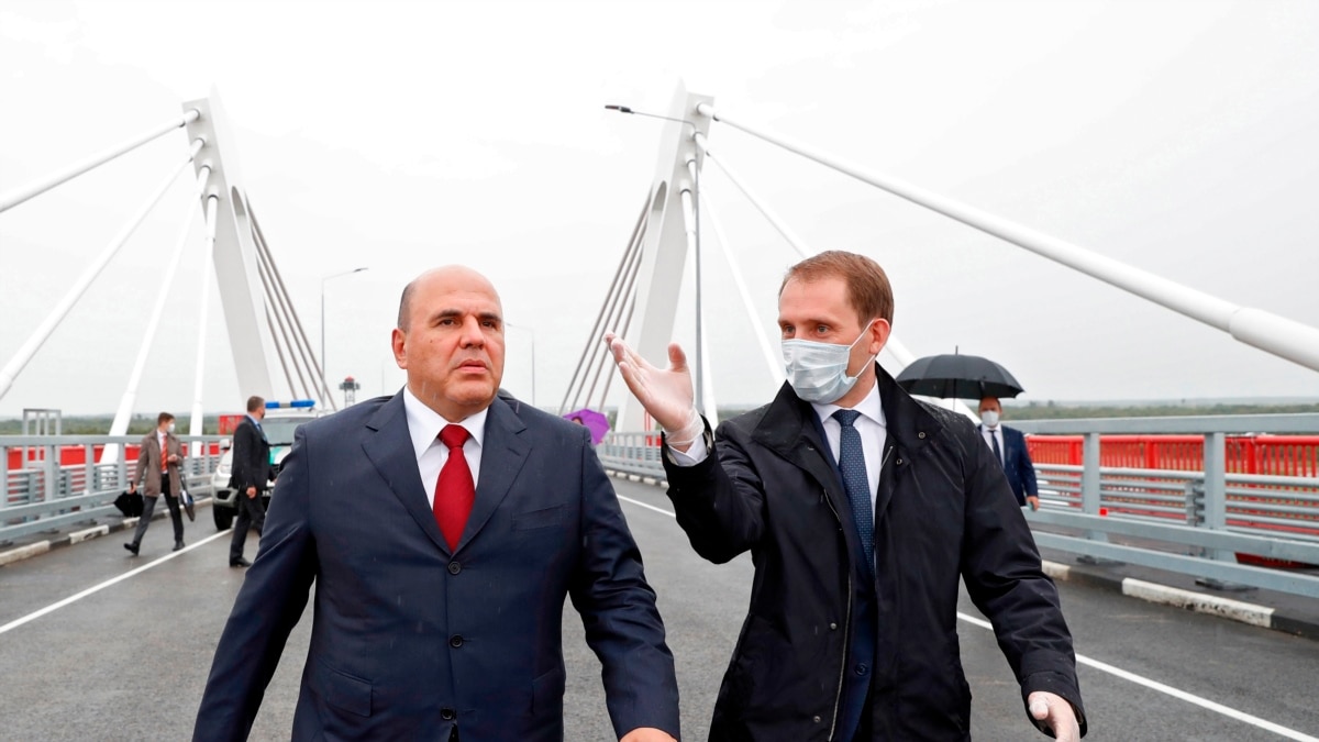Russia, China Unveil First Road Bridge