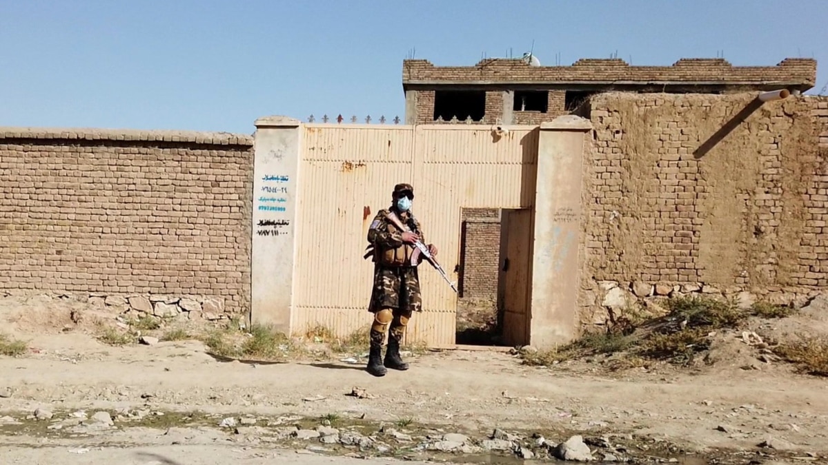 [("islamic state" OR isis OR daesh)]