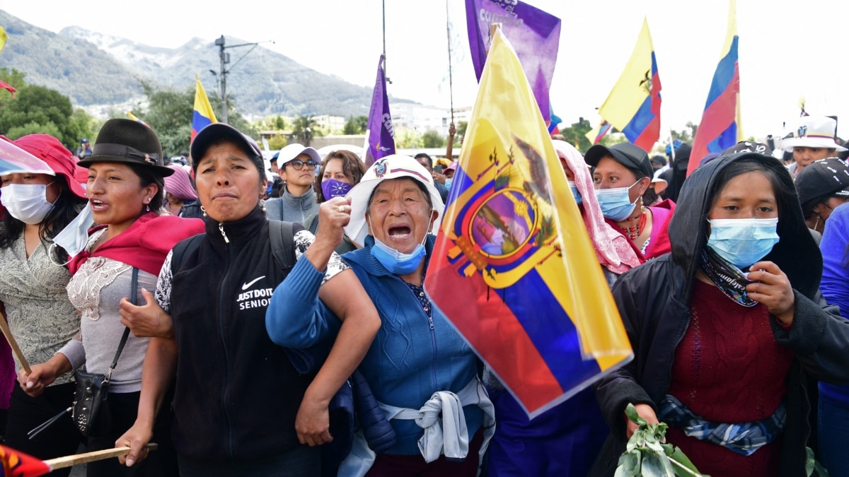Life on Pause in Ecuadoran Capital Gripped by Protests