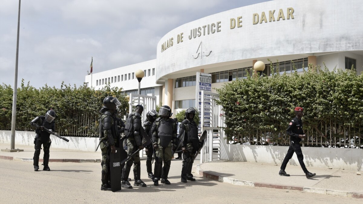 Deux ans de prison requis contre les députés sénégalais ayant frappé ...