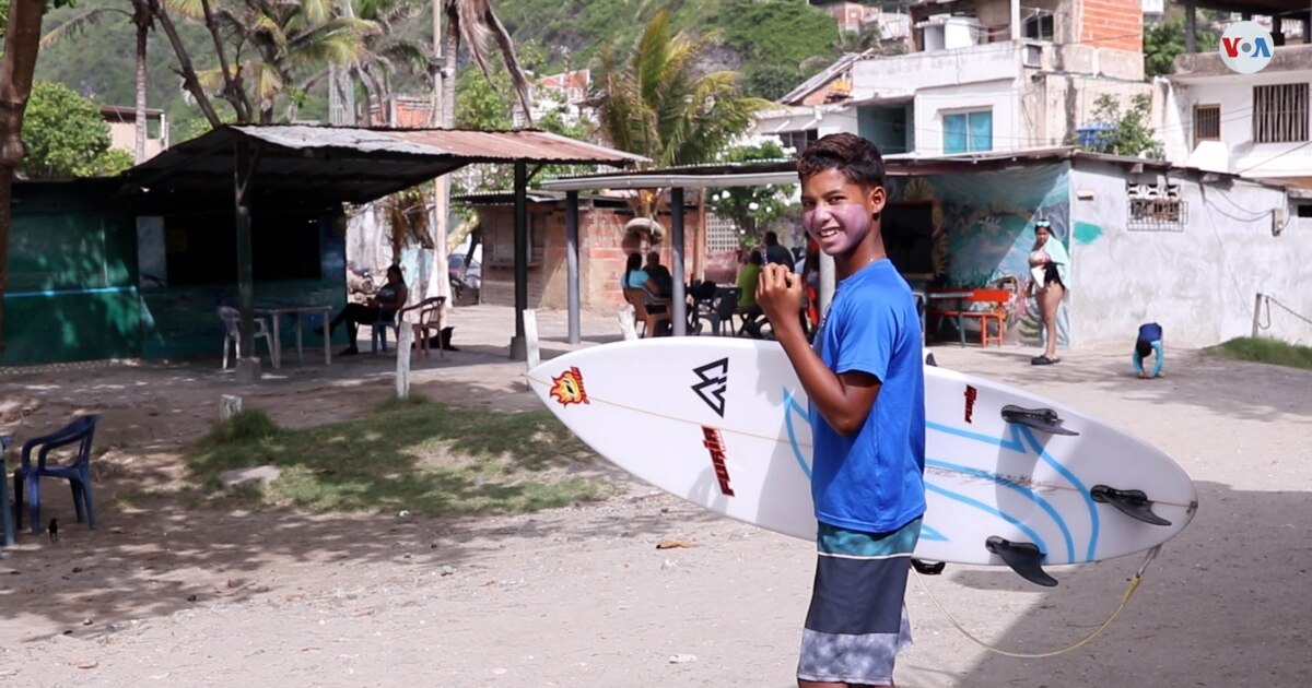 En Fotos | Venezuela: los niños de Anare conquistan las olas