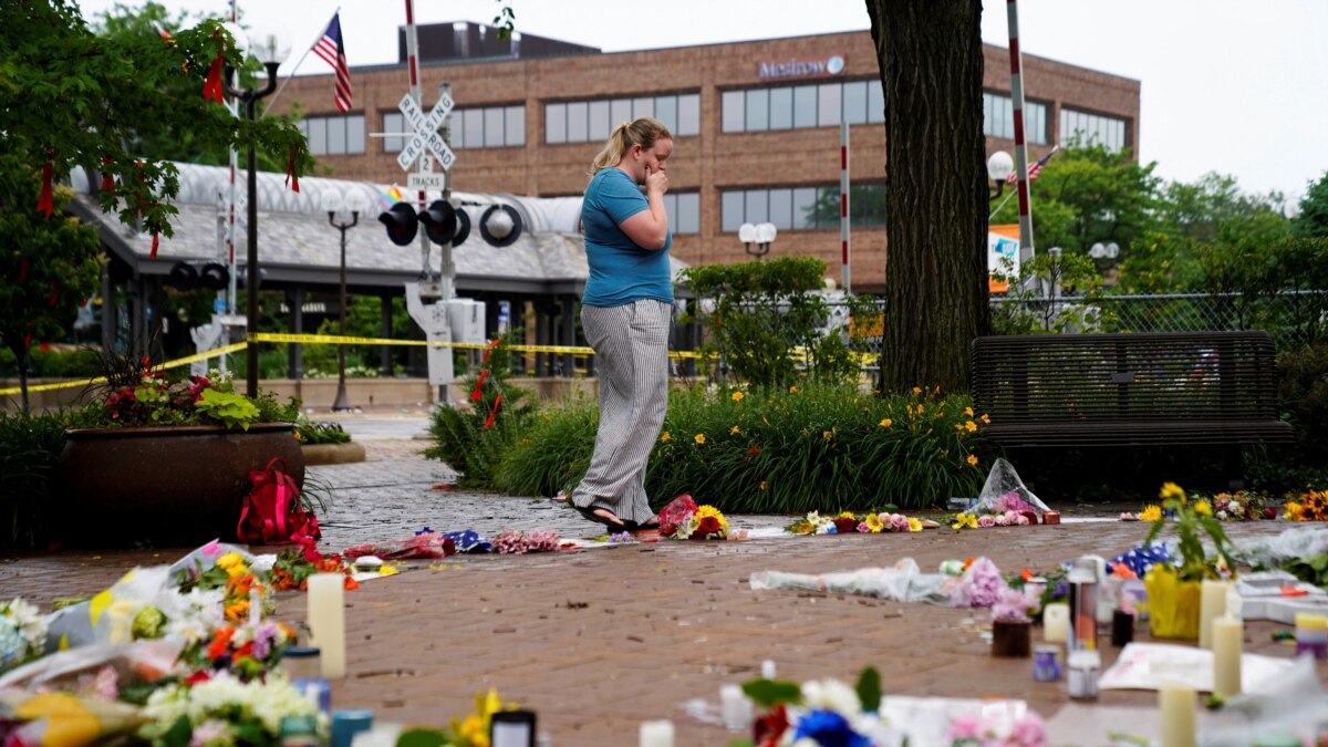 Suspect in Chicago-Area Shooting Charged with 7 Counts of Murder