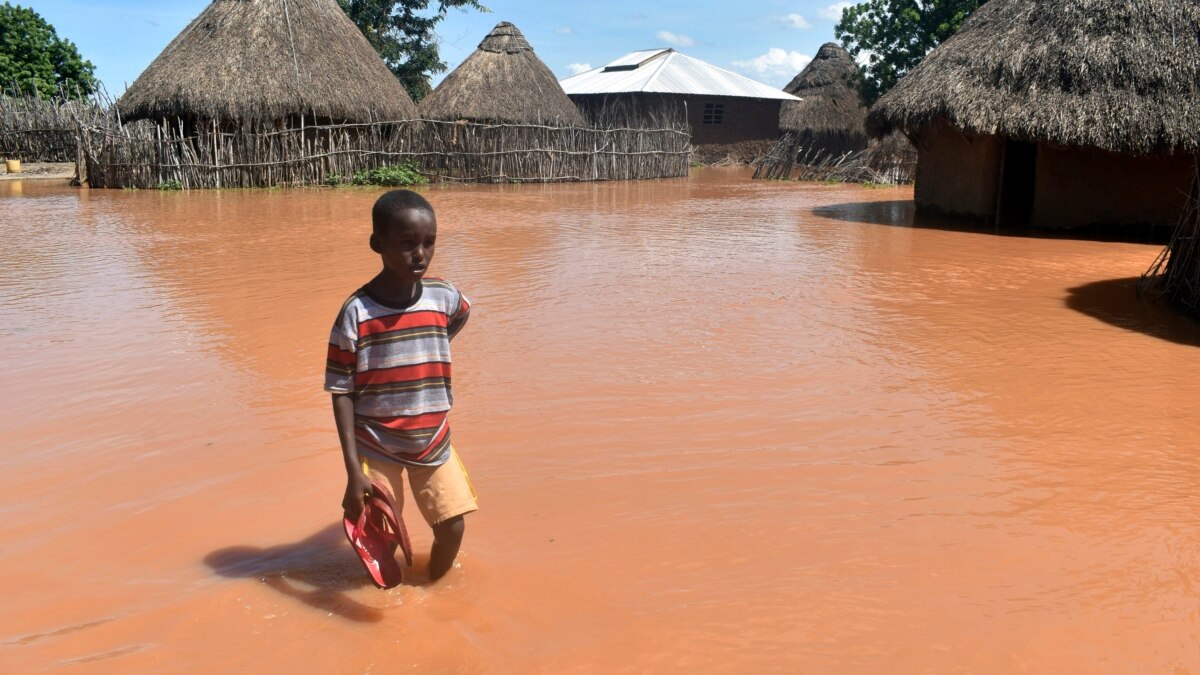 Red Cross: Heavy Rains, Landslides Kill at Least 100 in Kenya
