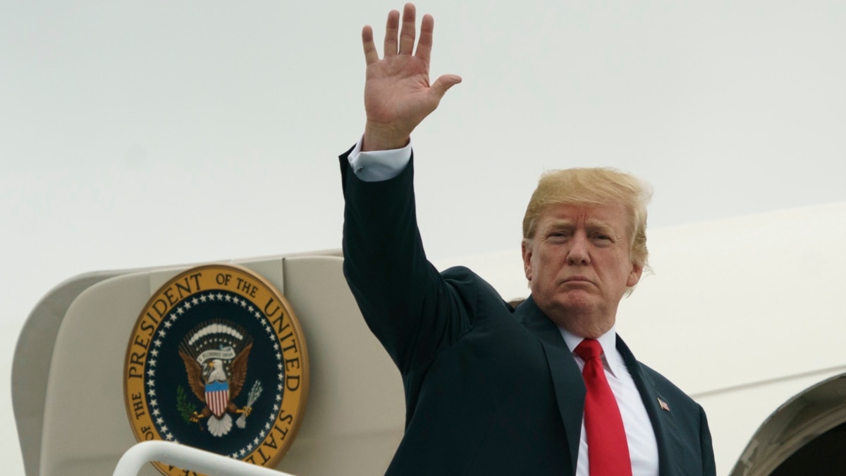 Trump Returns to 'Witch Hunt' Tweets Against Mueller Probe