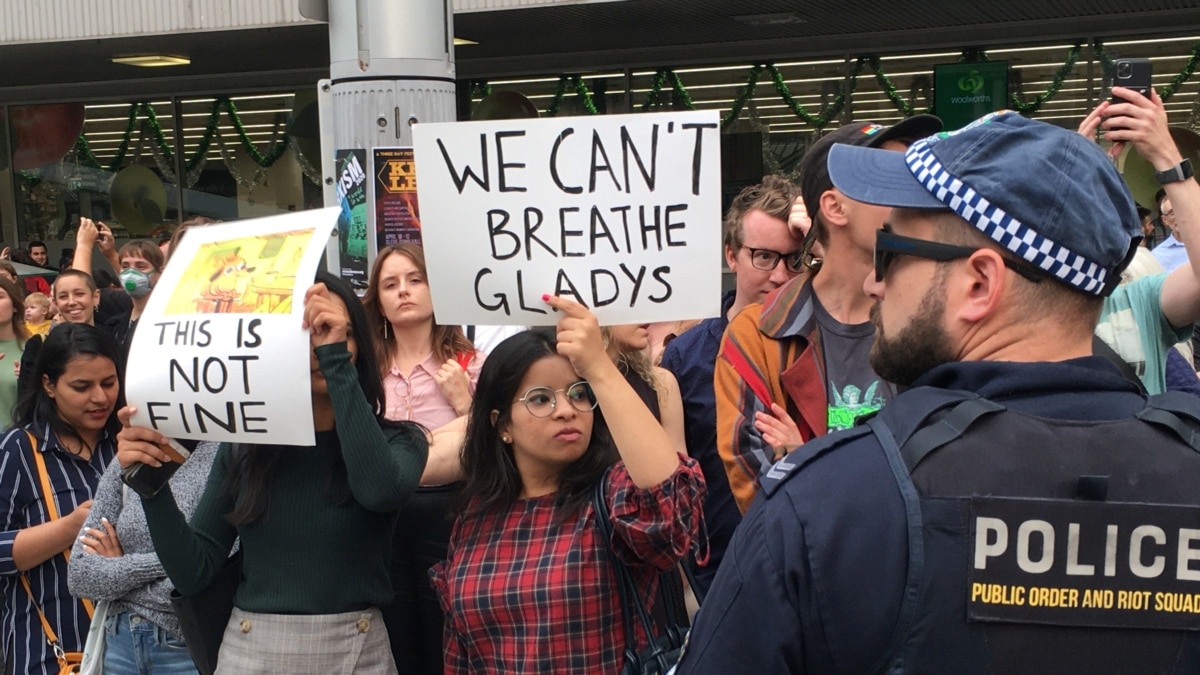Tens of Thousands of Australians March to Demand Action on Climate