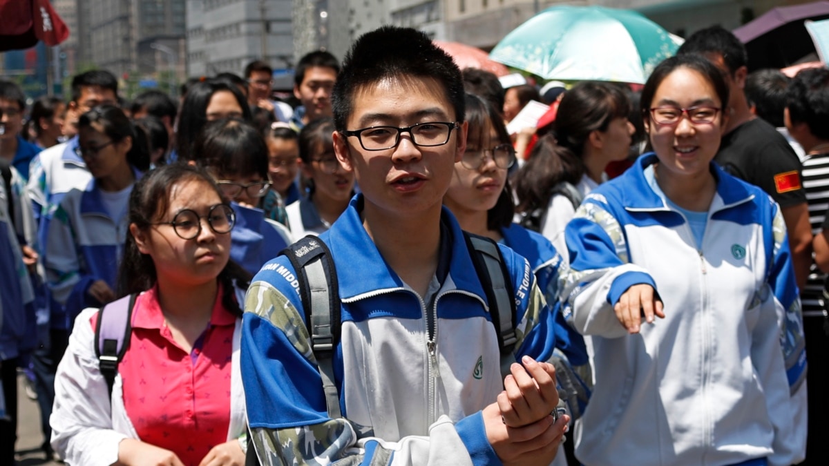 Chinese Students Top Latest PISA Education Survey