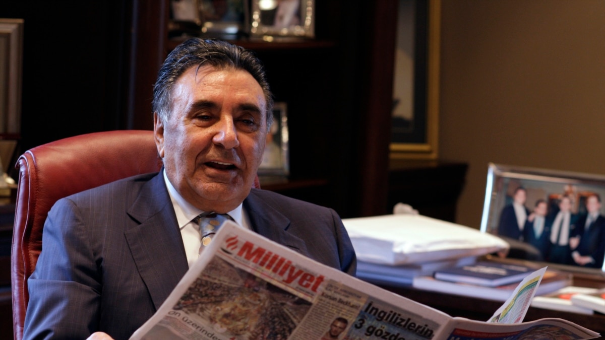 Two Top Turkish Businessmen Snared in Widening Crackdown on Opposition