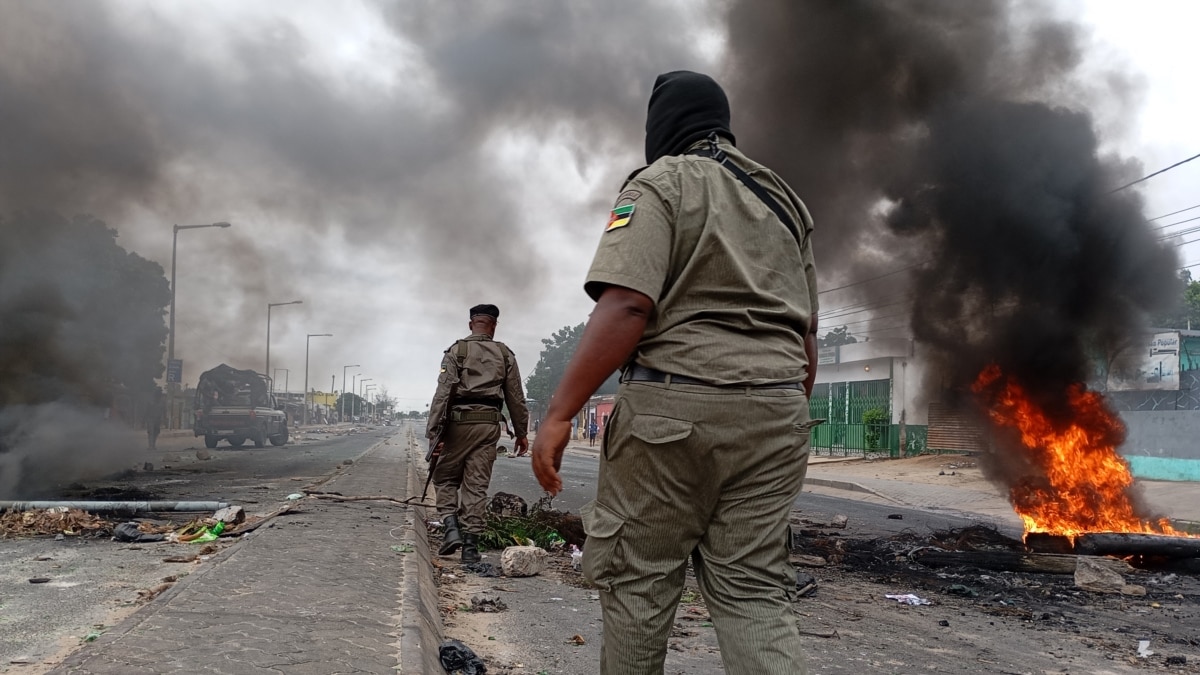 South Africa reroutes Mozambique trade, travel to Eswatini border amid ...