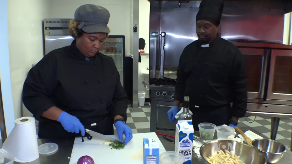 Independent Chefs Exchange Ideas