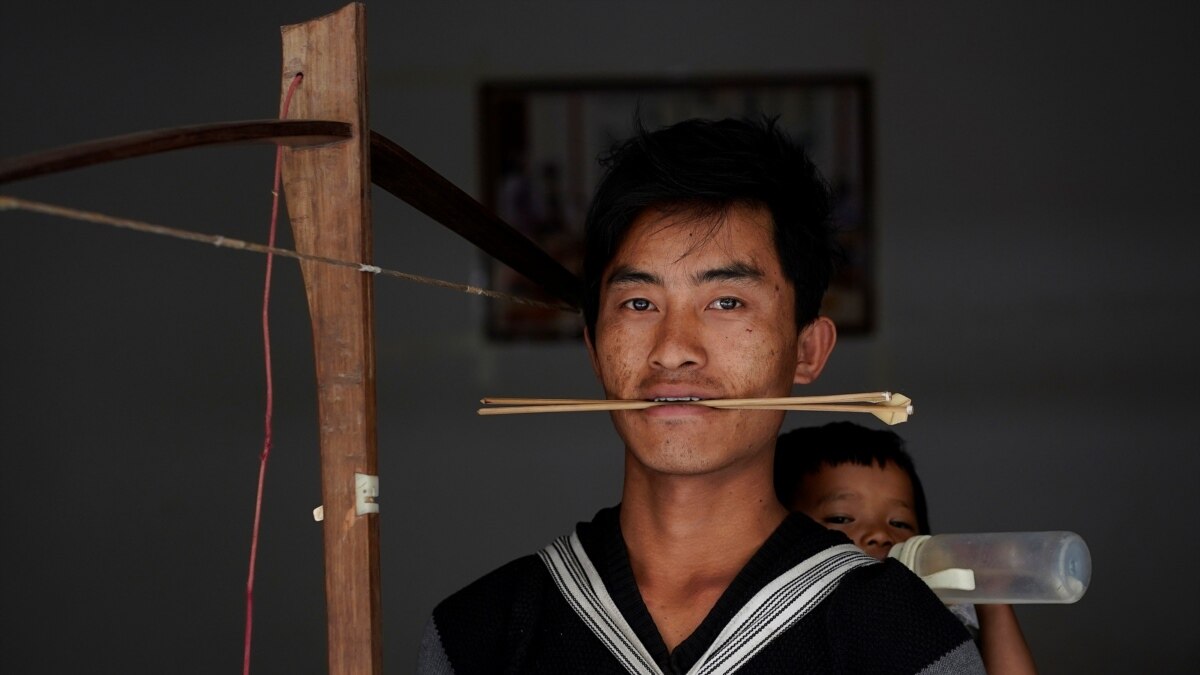 Etnis Lisu China Lestarikan Tradisi Busur Silang